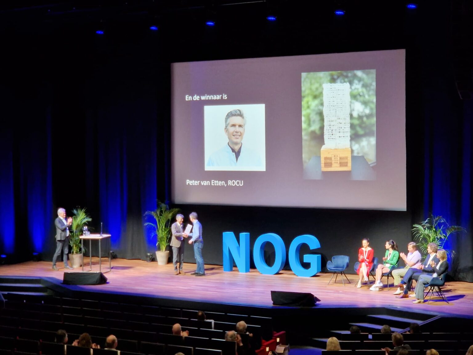 Peter van Etten wint Wisseltrofee Duurzame oogheelkunde 2025 – Nederlands Oogheelkundig Gezelschap